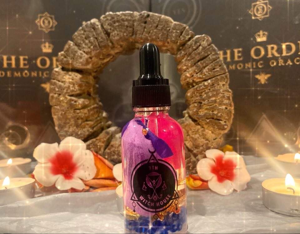 Queens Chambers Love Potion – The Order